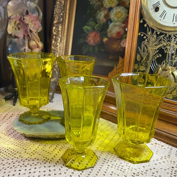 Independence Glass Co. | Dining | Vintage Mcm Cadmium Glass Goblets Set ...